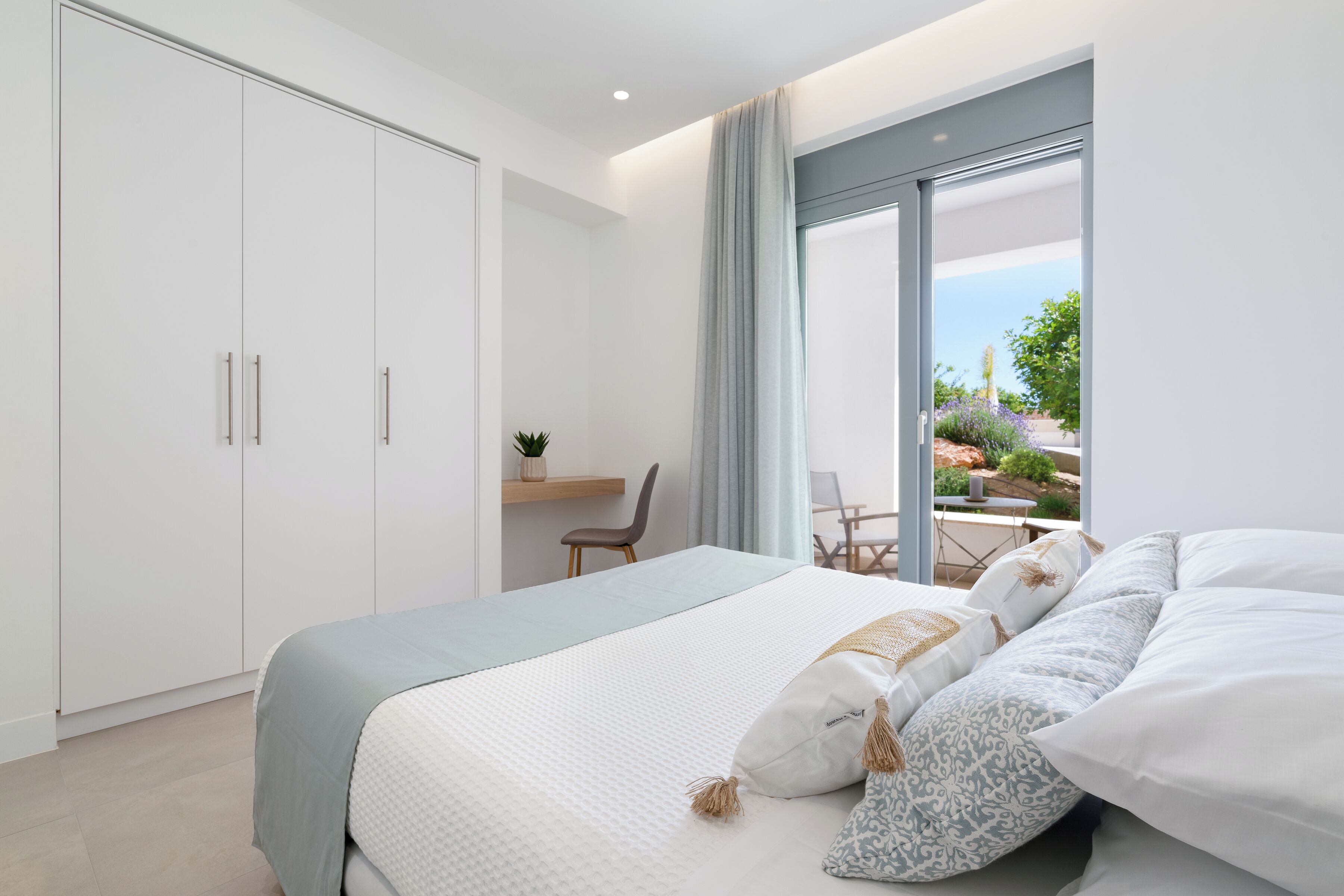 Apartamento de Luxo, vista para o mar | Secretária, secretária adequada para computadores portáteis 