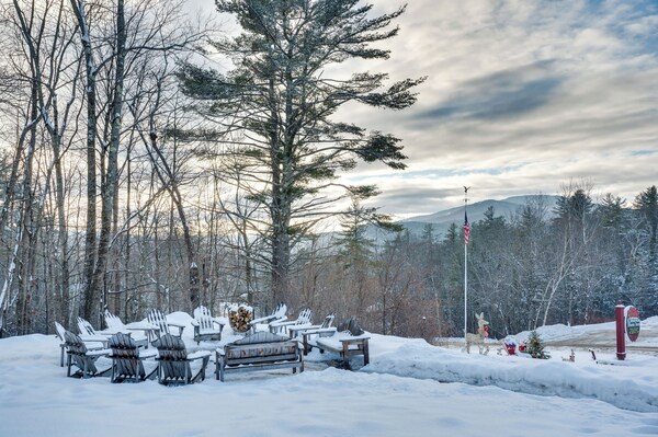 1 Mi To Black Mountain: Home W/ Hot Tub Access - Jackson, NH