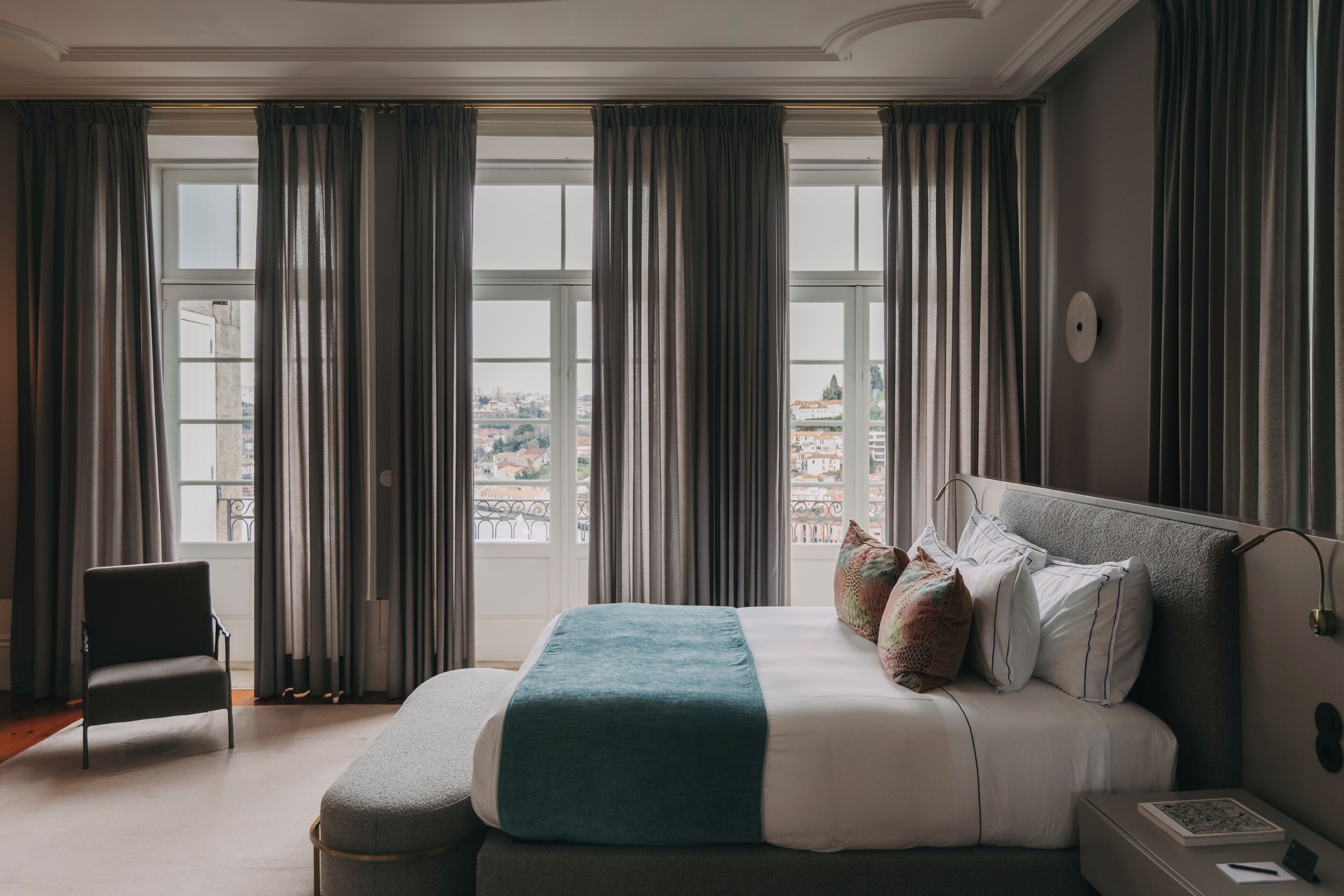 Suíte real (Suite Royal with Balcony) | Cofres nos quartos, cortinas blackout, quartos à prova de som