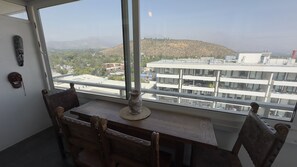 Apartamento Familiar, varanda, Vista para a cidade | Restaurantes