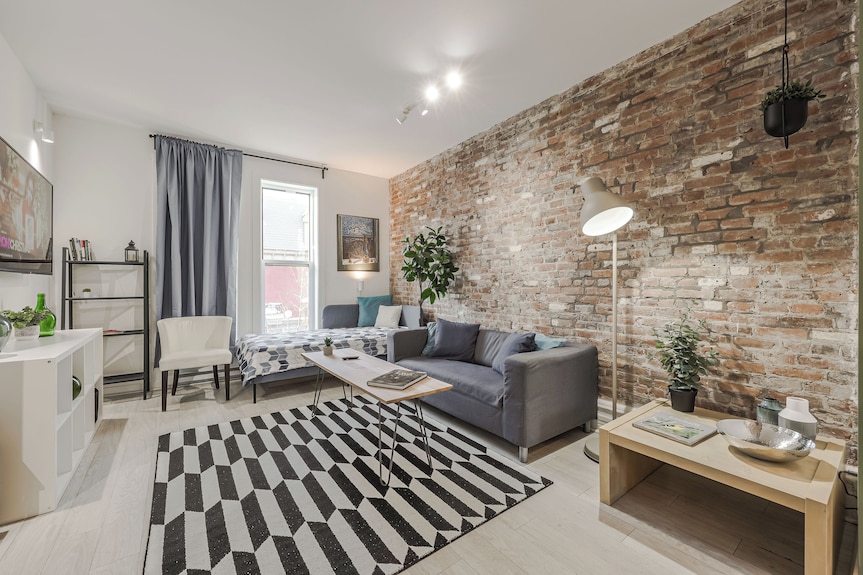 Historical 2 Floor 4 Bedrooms Apartment With 2 Full Bathroom With Exterior Space - ロンゲール