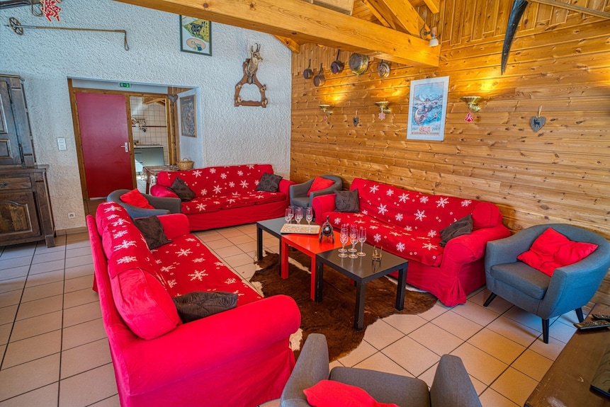 Chalet « La Savoyarde » : Vue Montagne, Jardin Privé Et Wi-fi - Les Portes du Soleil