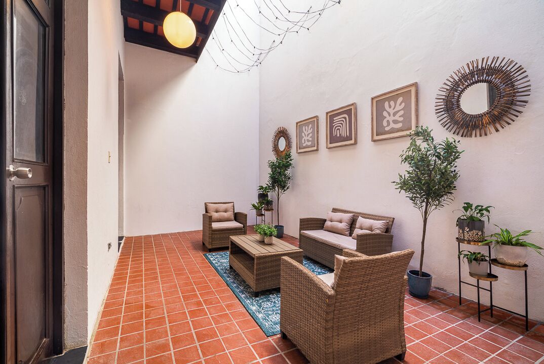 Retro-modern Luxury 5 Br Apt With Ac In Vibrant Old San Juan - Levittown