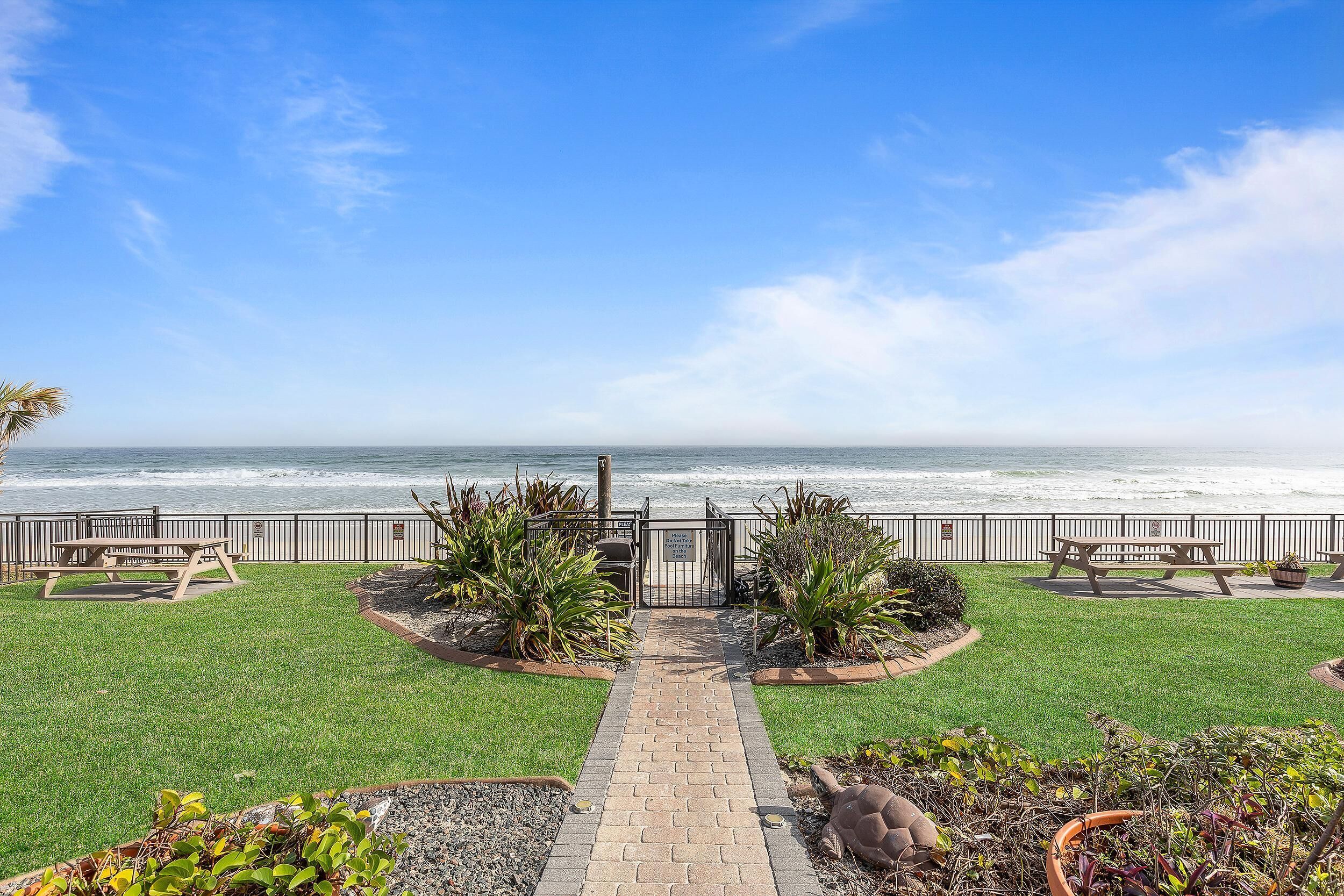Apartamento em Condomínio Fechado, 2 camas queen-size (Oceanside Inn 623) | Refeições ao ar livre
