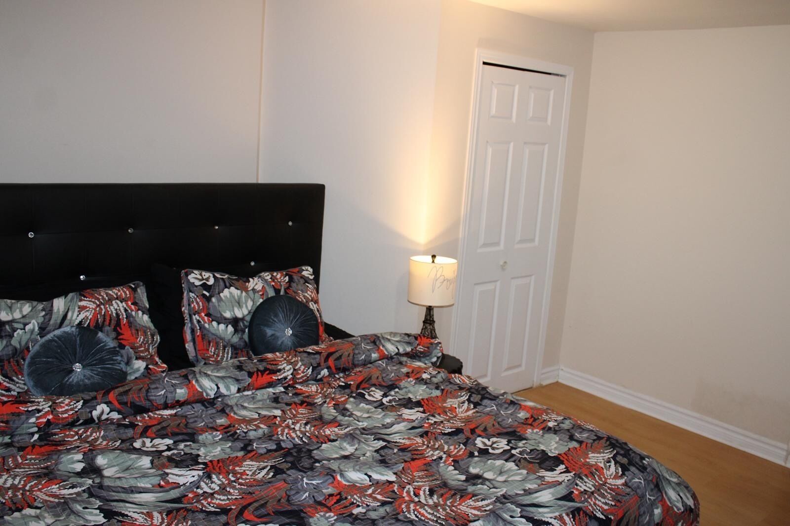 Full Furnished Basement 1 Bedroom In Unit Laundry Basement Available In Laval - Laval