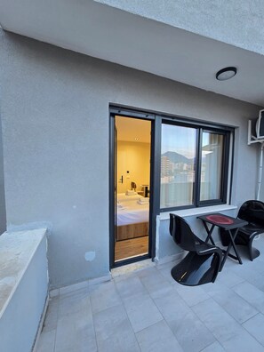 Estúdio luxo, sacada, vista para a cidade | Terraço/pátio