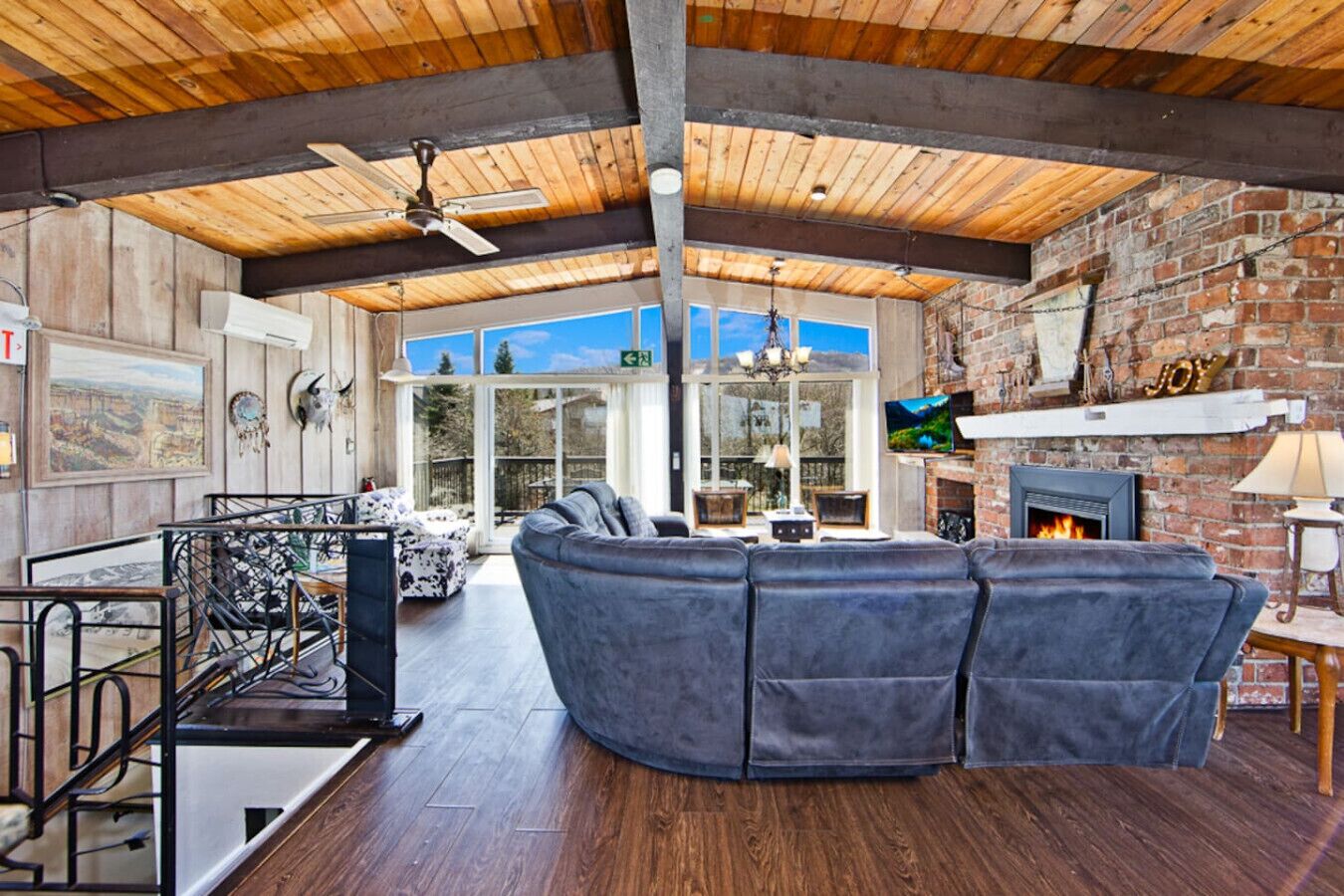 Spacious Mountain-view Chalet | Walk To Bm | Spa - Collingwood