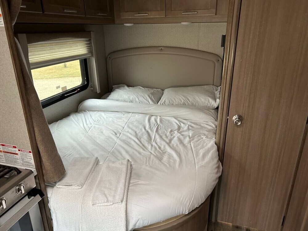 The Cozy Coach Glamper Reviews, Deals & Photos 2026 - Vrbo