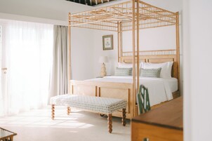 Villa Premium, 1 quarto, piscina privativa | Roupa de alta qualidade, cofre no quarto, secretária