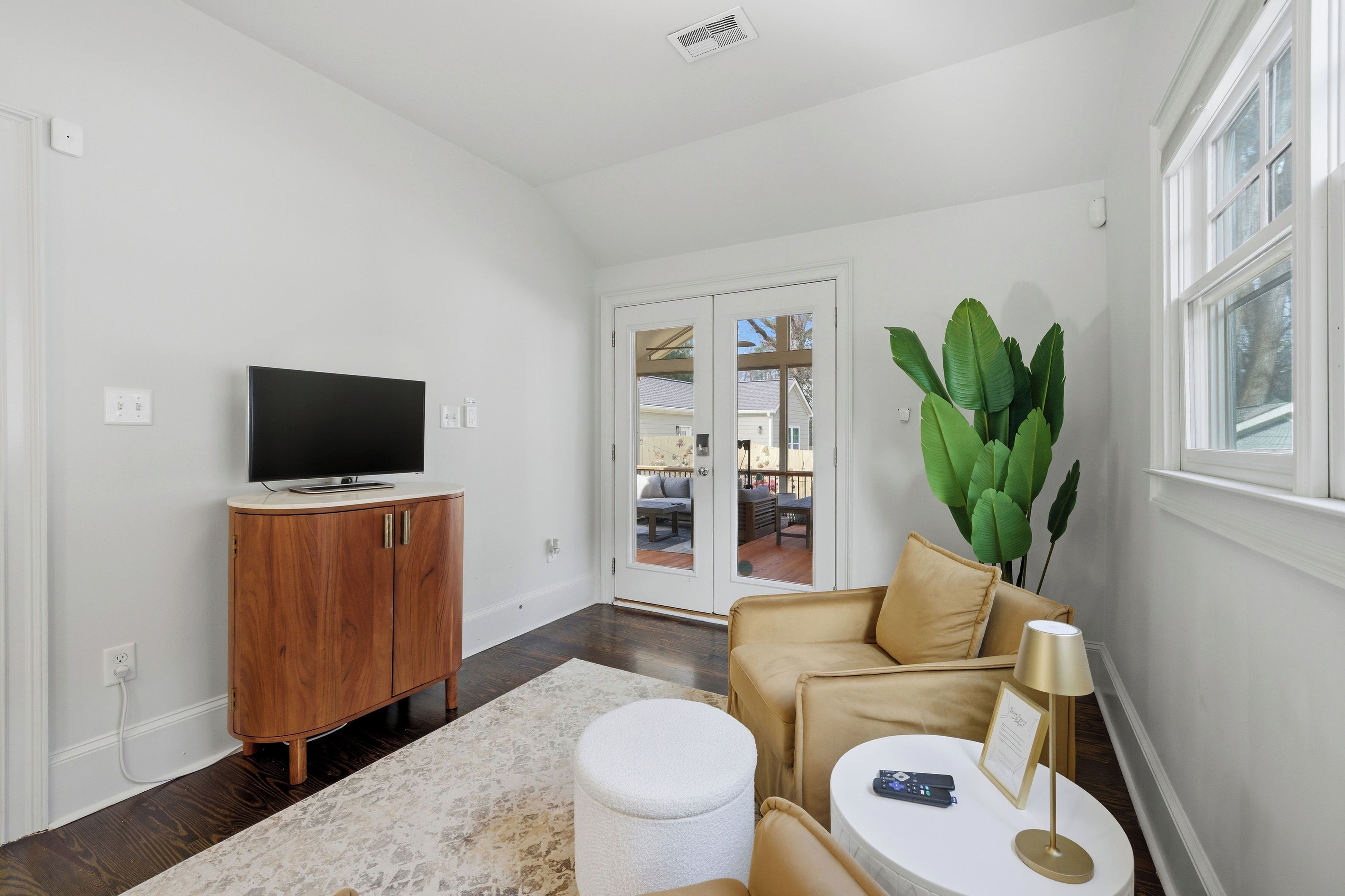 Fenced Yard, Screened Porch, Near Emory & Downtown Decatur - Decatur, GA