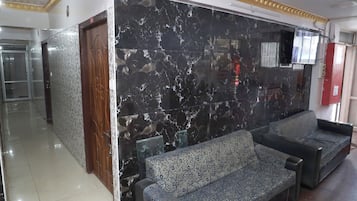 Área de estar no saguão