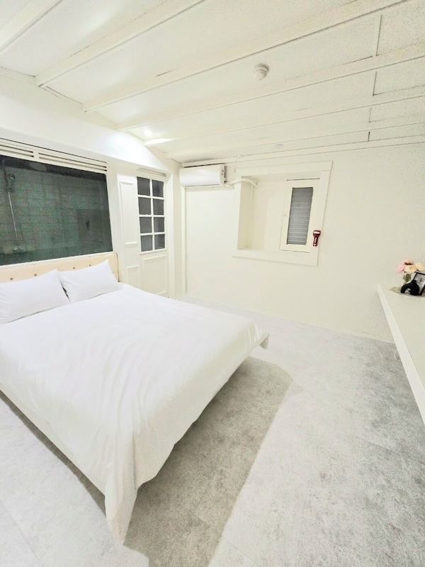 Shim Stay - Seoul