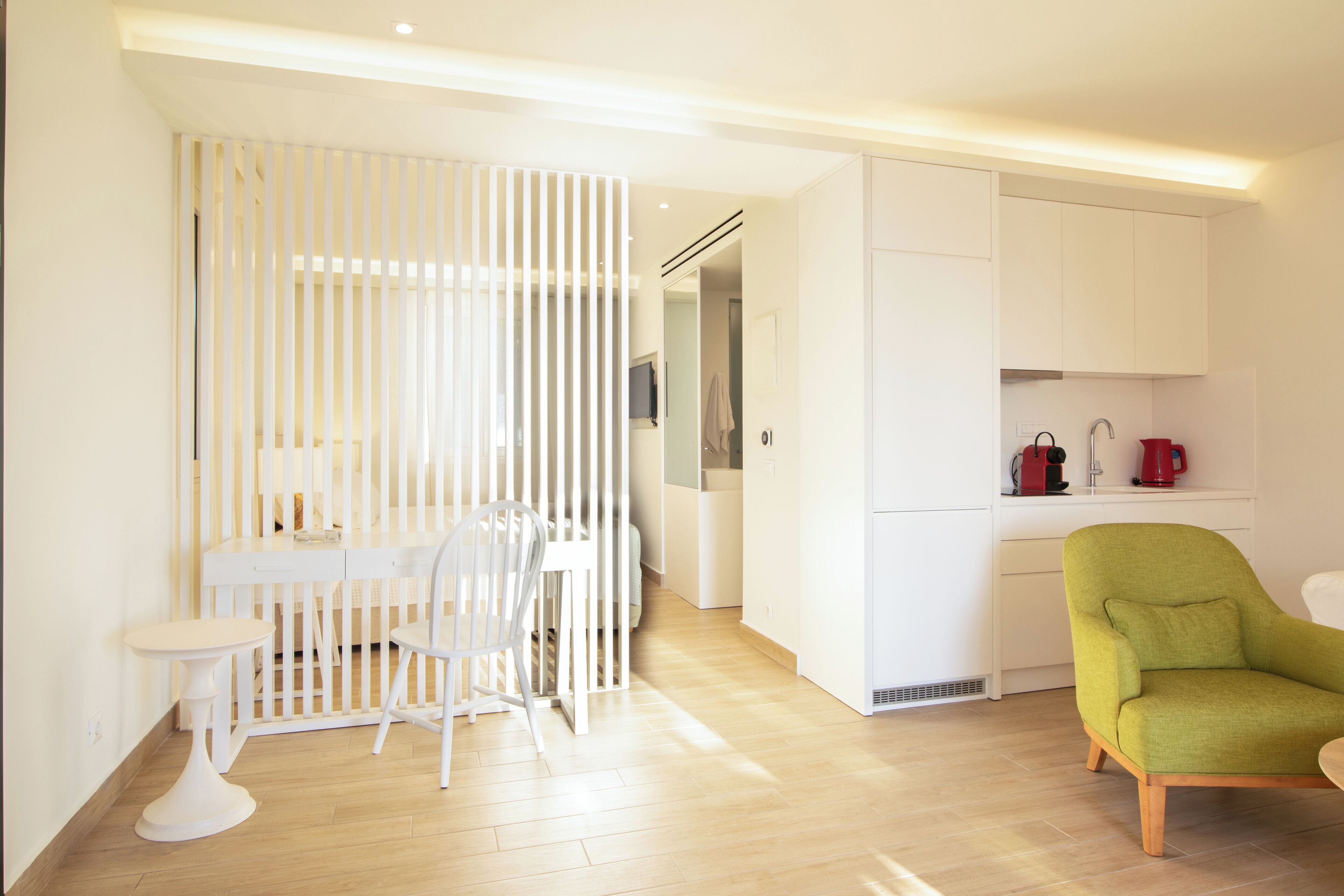 Apartamento Design, varanda, vista para a praia | Cozinha privada | Uma chaleira elétrica 