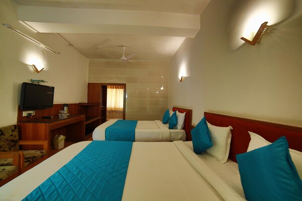 Hotel Samiralok Mount Abu - Mount Abu