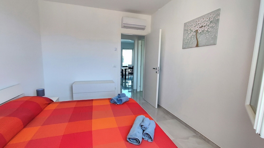 Apartment 'Nuovo T San Giovanni' with Private Terrace, Balcony and Air ...