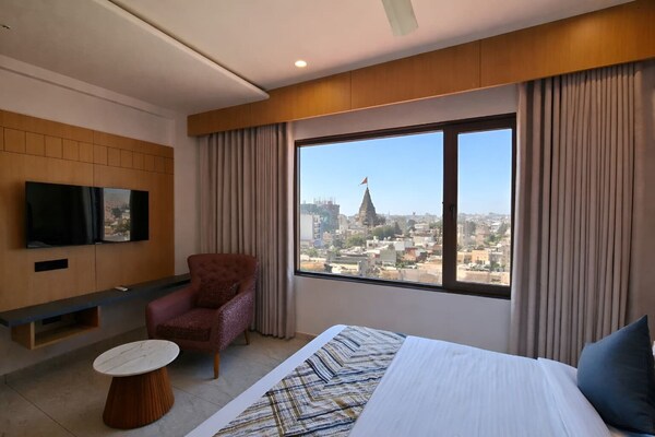 White Panda Hotels Shree Radhe - Dwarka
