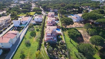 Villa Familiar, vista para o jardim | Exterior