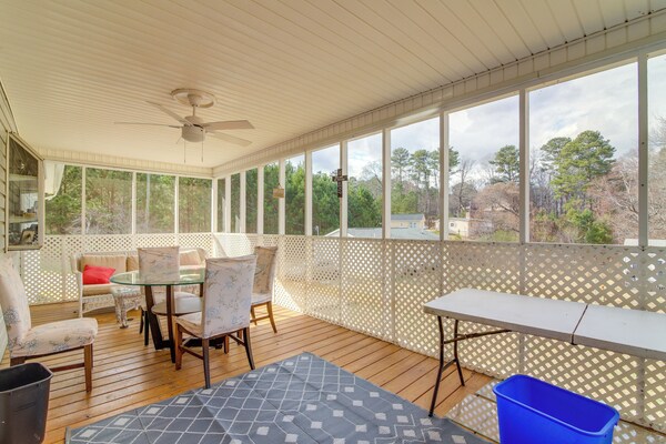 Suwanee Apt W/ Pet-friendly Yard, Walk To Park! - Suwanee, GA