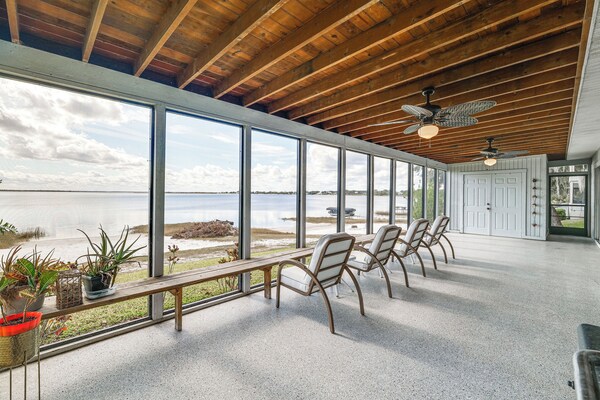 Water Access + Beach Area: Crooked Lake Escape - Lakeshore, FL