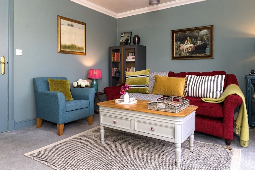 Hummingbird Cottage - Charming Hideaway Near Marina - Eastbourne