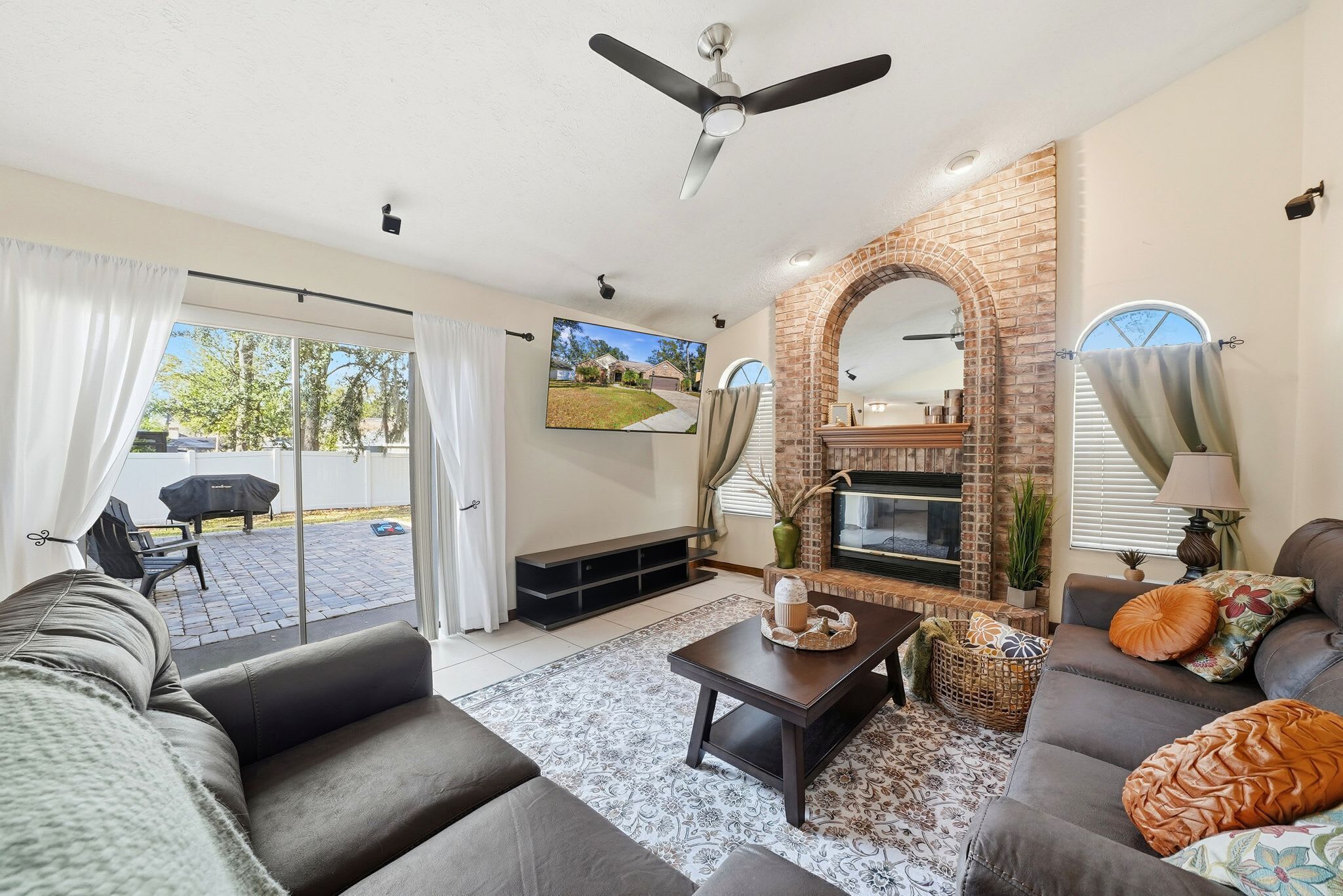 Grandma's Cozy Retreat | Pool Table | 2 Kings - Lithia Springs Park, Lithia