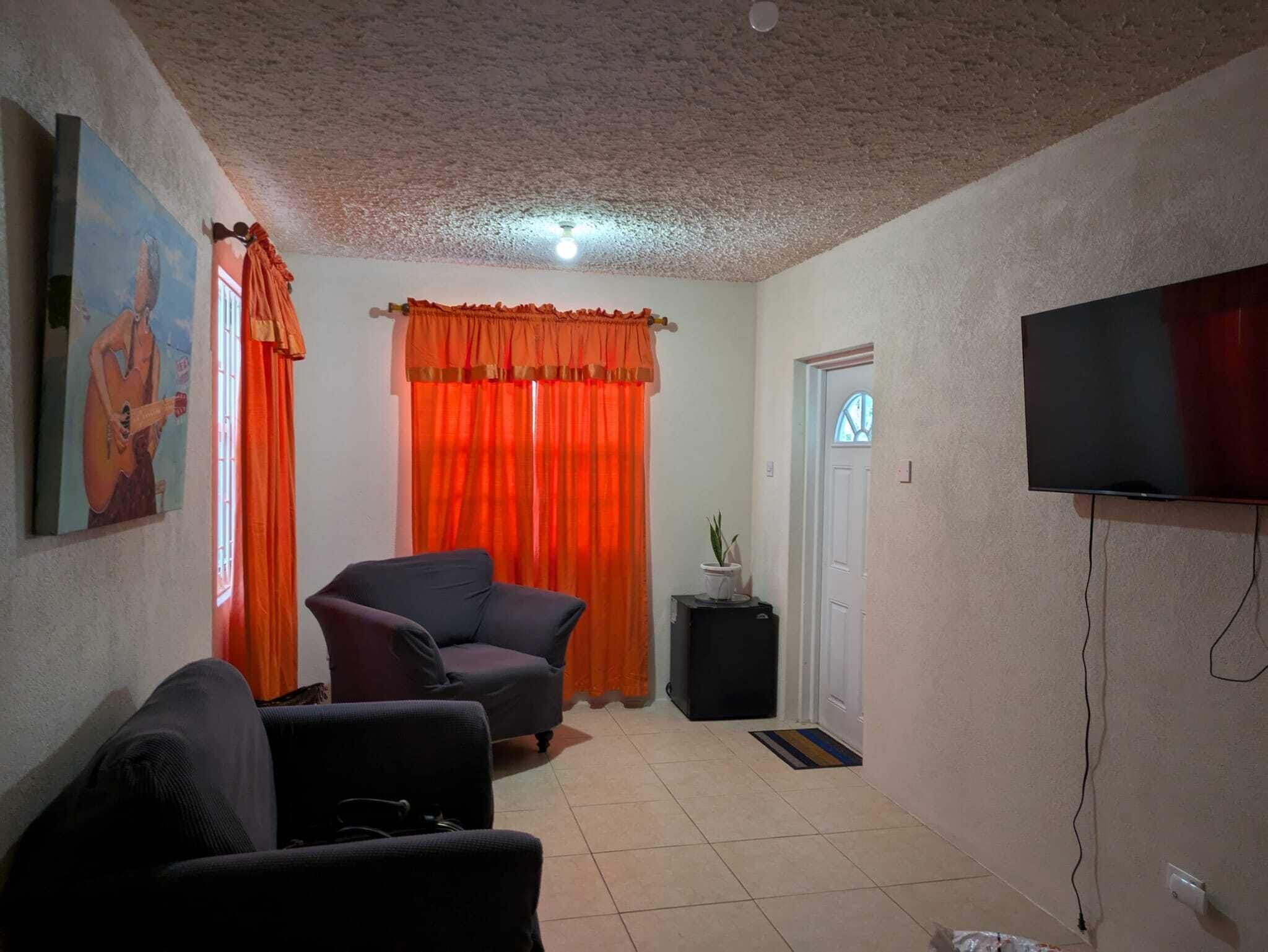2-bedroom Apartment In Peaceful Barbados With Cool Ac - Worthing