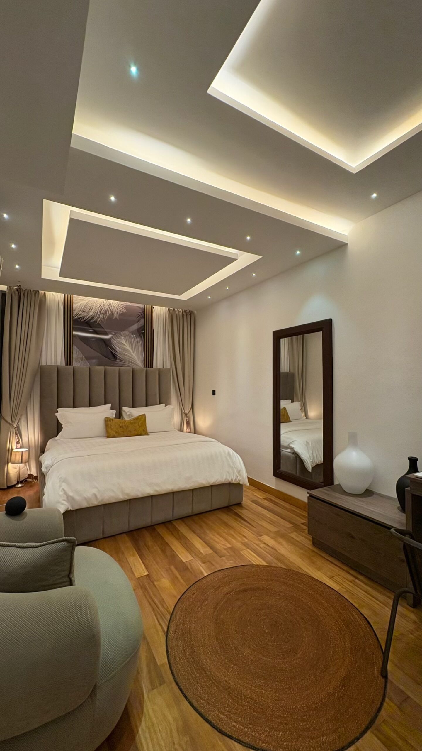 Apartamento de Luxo, 1 quarto, aceitam-se animais de estimação, vista para o pátio | Cofre no quarto, secretária 