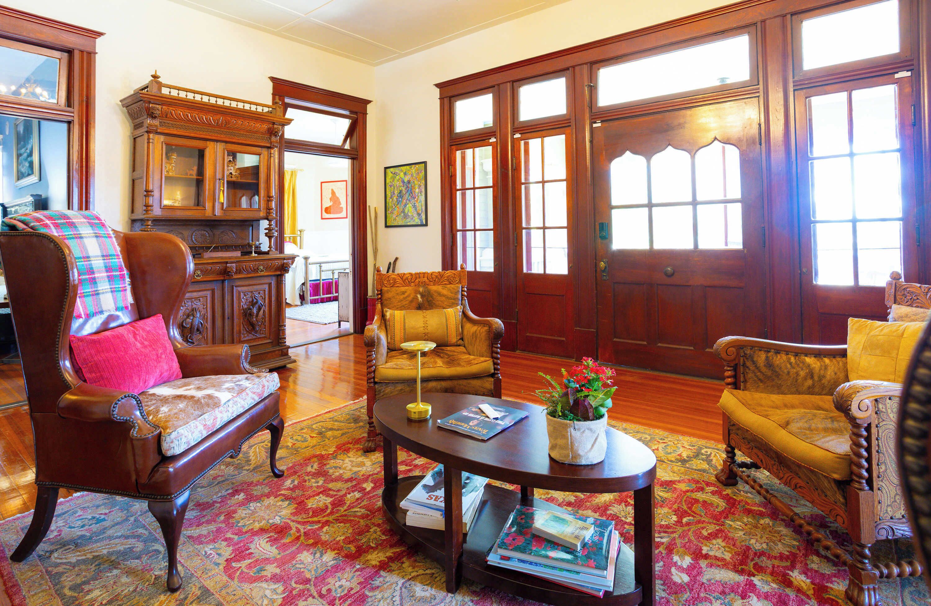 1906 Estate  21 Guests - Pool - Hot Tub - Main House + 2 Cabins - Comfort, TX