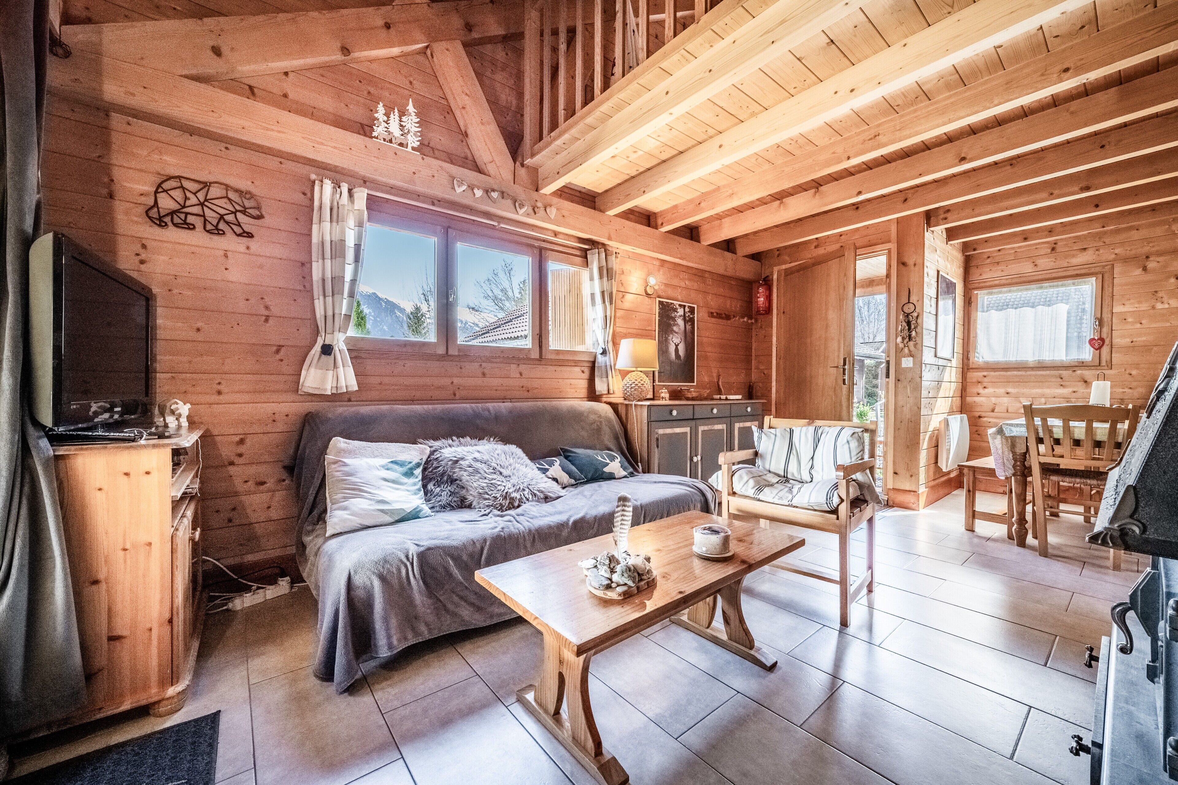 Chalet « 6p Classique - Le Rhodo » Avec Vue Montagne, Terrasse Privée Et Wi-fi - Les Carroz d'Arâches