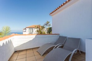 Apartamento, pátio, vista para o jardim | Terraço/pátio interior