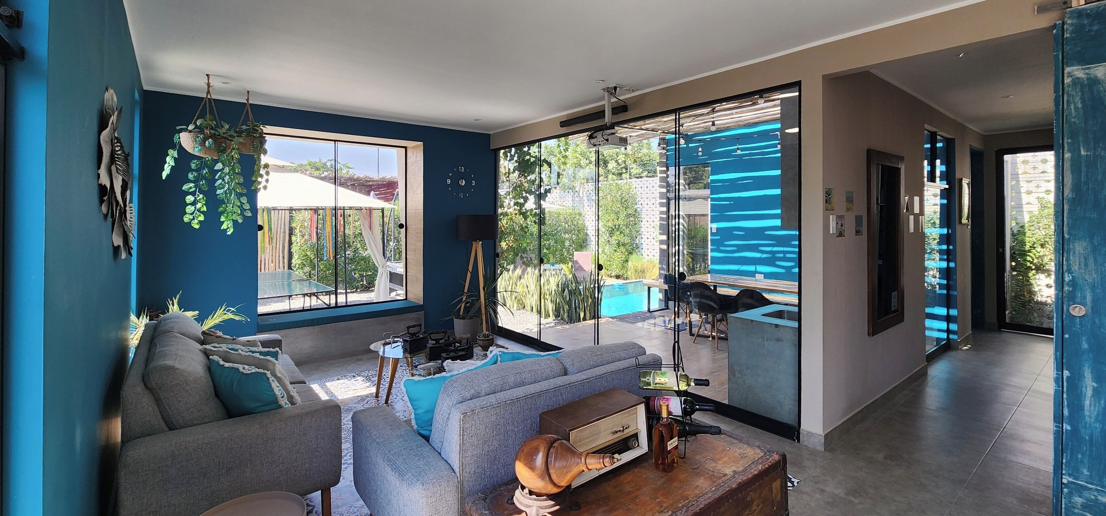 Casa, pátio, vista para o jardim | Interior