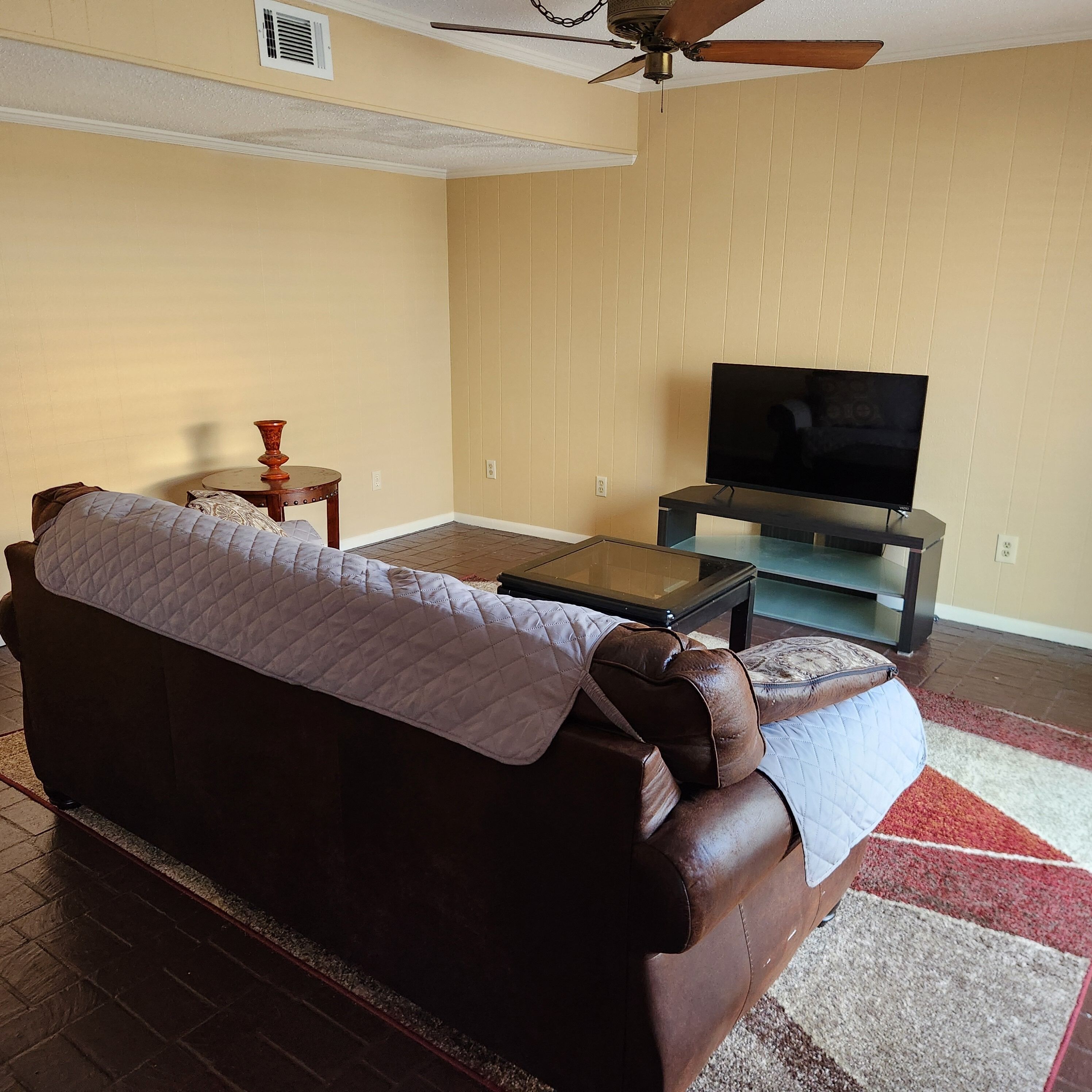 Enjoy The Whole House For Your Stay, Including 3 Queen Bedrooms & 1.5 Bathrooms. - Slidell, LA
