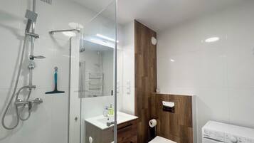 Apartamento Comfort, varanda | Casa de banho