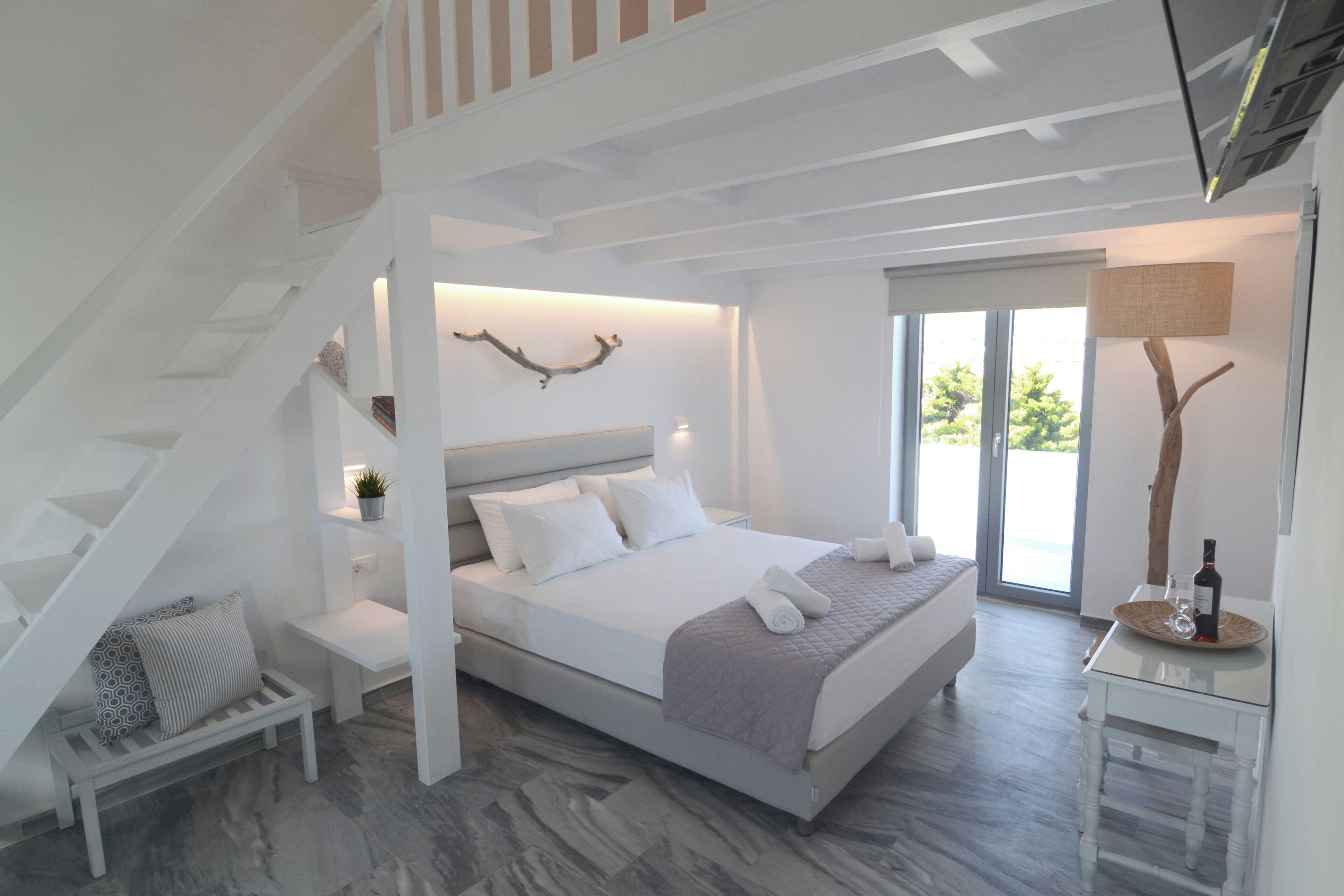 Quarto Quádruplo Premium | Roupa de alta qualidade, com decoração personalizada 