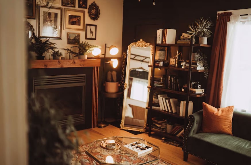 Tiny Downtown Jungle- 5 Min Drive To The Lake - Kelowna