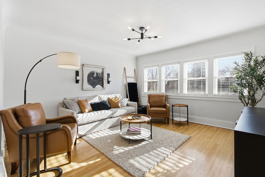 Private 2br Ferndale Flat - Walk To Downtown! - Sterling Heights, MI