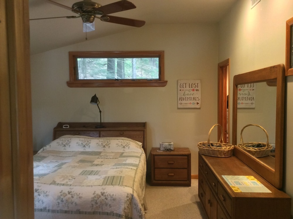 Loon Lake Chalet with HOT TUB,kayaks, canoe, Close to Gore Mnt and Lake ...