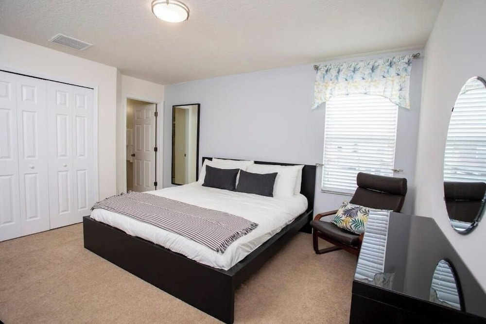 4 Bedrooms/ 3 Bathrooms/ Bella Vida (4563 CL) Reviews, Deals & Photos ...