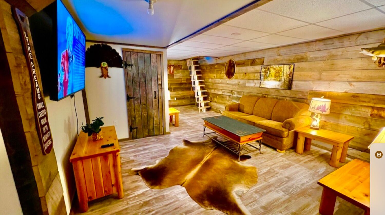 Chestnut... 3 Bedroom, 2 Bath Log Cabin With Outdoor Hot Tub Jacuzzi...sleeps 10 - Prairie du Chien, WI