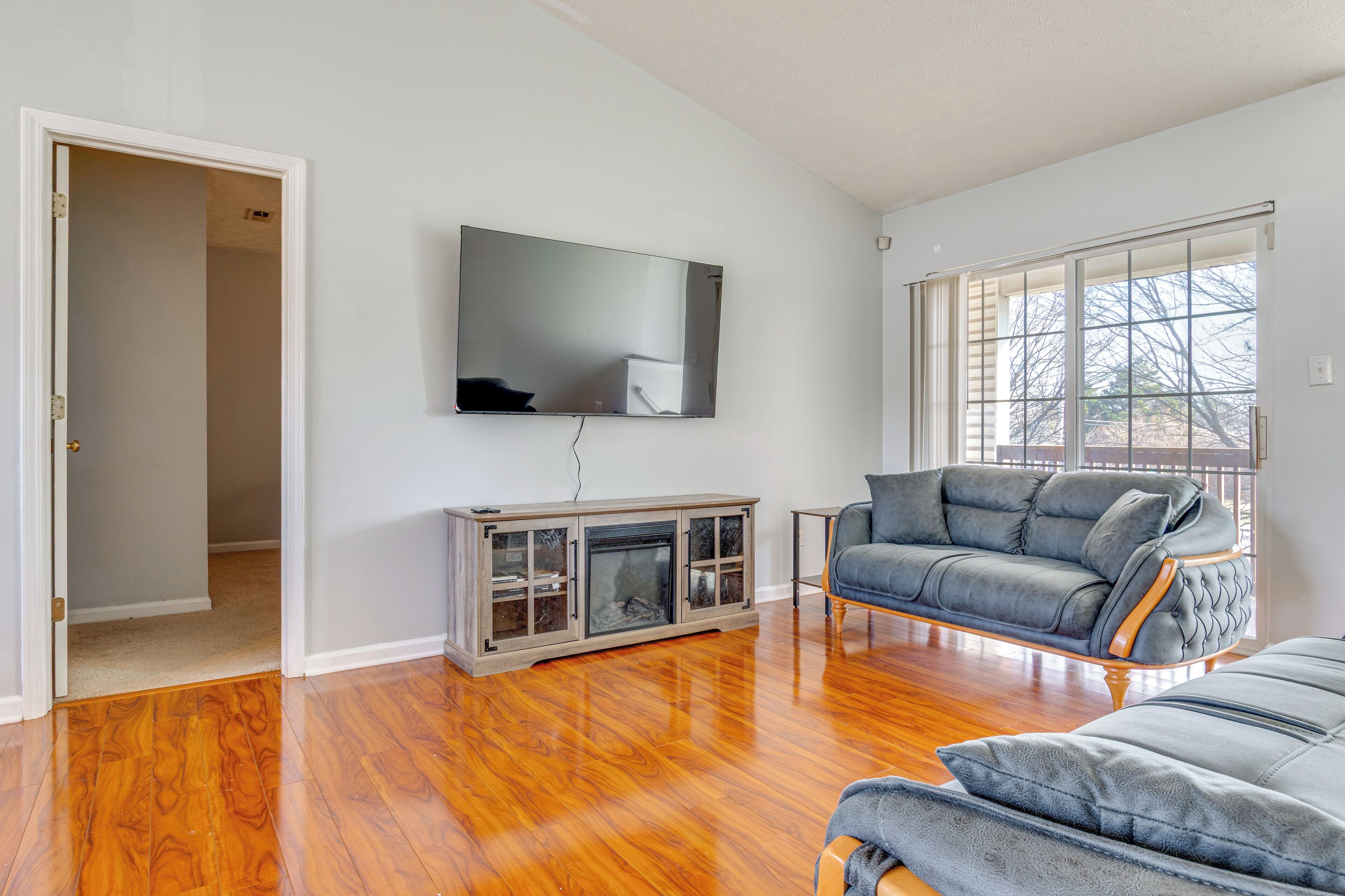 Quiet + Convenient! 2-story Townhouse In Nw Indy - Carmel, IN