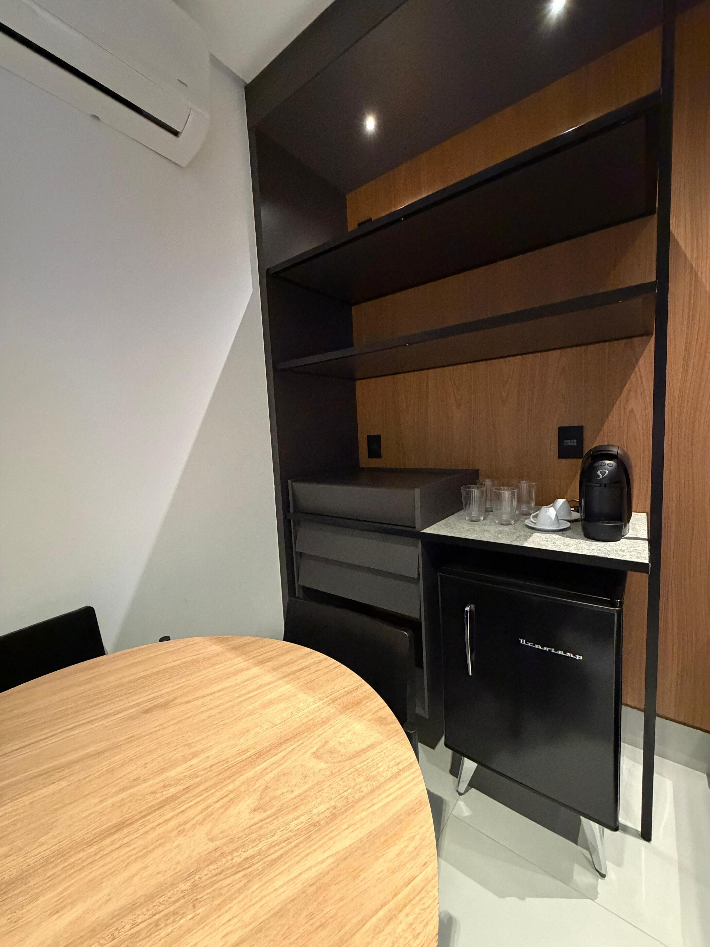 Apartamento família, sacada, vista para o pátio | Parte interna