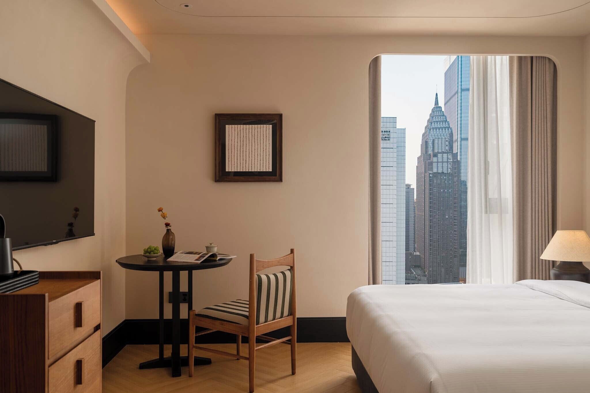 Quarto casal superior, vista para a cidade | Frigobar, cortinas blackout, quartos à prova de som