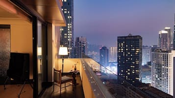 Quarto casal superluxo, vista para a cidade | Frigobar, cortinas blackout, quartos à prova de som