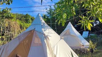 Tenda | Roupa de cama fornecida