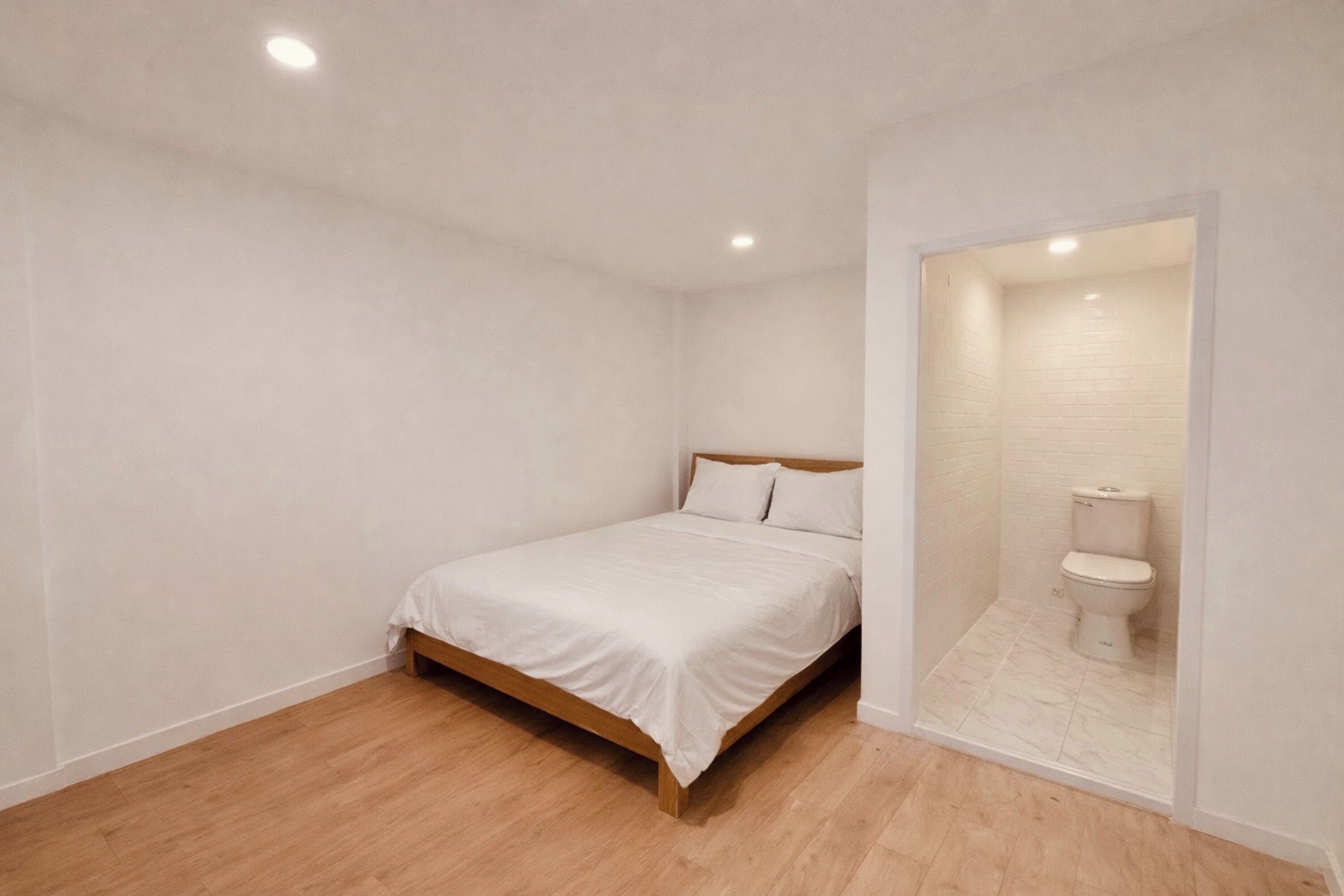 Quarto casal, banheiro privativo | Wi-Fi de cortesia, roupa de cama