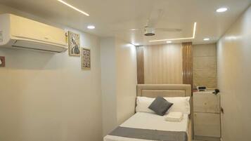 Quarto solteiro standard | Roupas de cama premium
