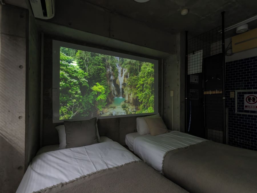 Apartamento básico, sacada, vista para a cidade | Escrivaninha, Wi-Fi de cortesia, individualmente mobiliados