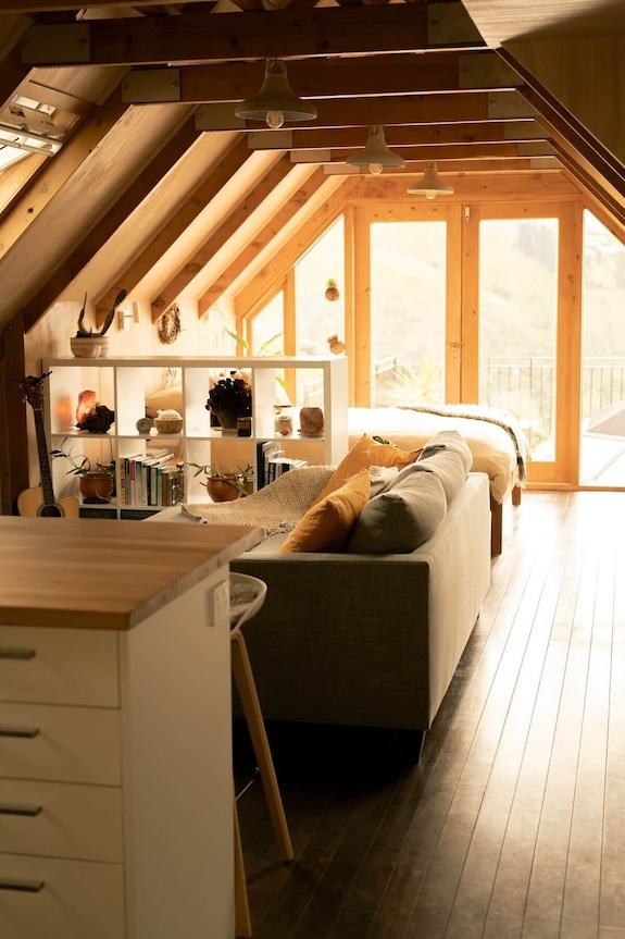 The Loft - Hot Tub, Views & Nature Escape - Christchurch