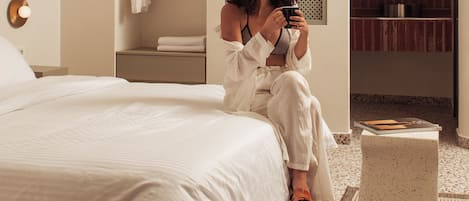 Suite Deluxe, varanda | Cofre no quarto, cortinas/cortinados opacos, quartos insonorizados