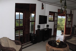 Bungalow | Interior